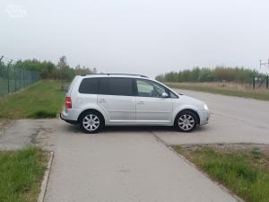 Grey Volkswagen Touran 2005 in Siauliai, with an engine capacity of 1.90 L and mileage of 340 thousand km for 1290 €, photo 3 on AUTOMOTO.COM.LV