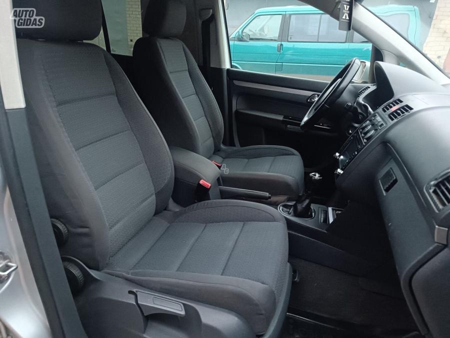 Grey Volkswagen Touran 2005 in Siauliai, with an engine capacity of 1.90 L and mileage of 340 thousand km for 1290 €, photo 11 on AUTOMOTO.COM.LV