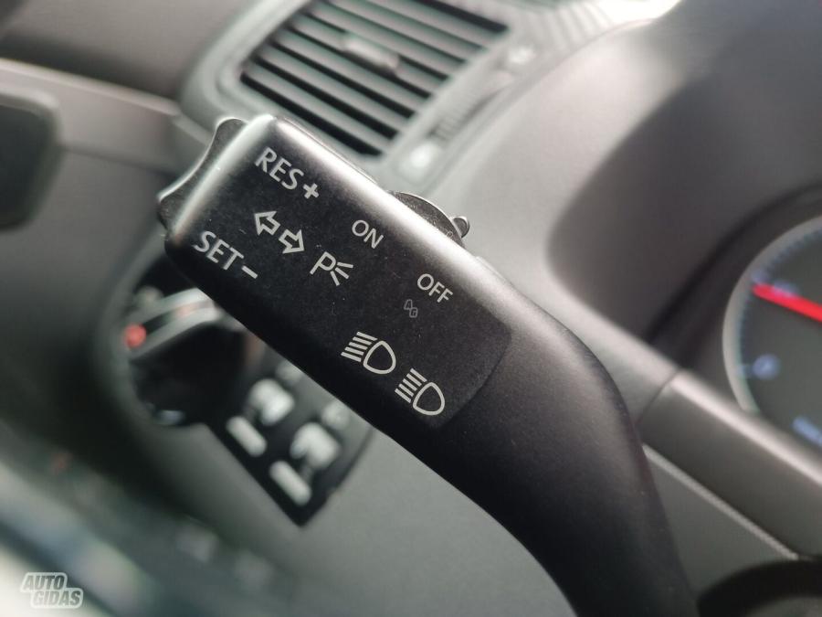 Grey Volkswagen Touran 2005 in Siauliai, with an engine capacity of 1.90 L and mileage of 340 thousand km for 1290 €, photo 13 on AUTOMOTO.COM.LV