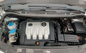 Grey Volkswagen Touran 2005 in Siauliai, with an engine capacity of 1.90 L and mileage of 340 thousand km for 1290 €, photo 16 on AUTOMOTO.COM.LV