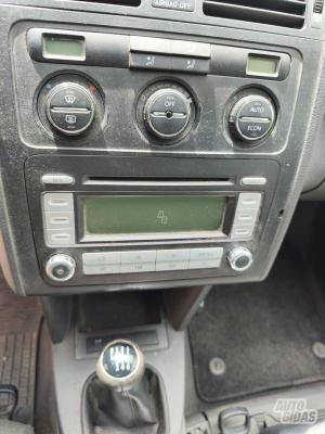 Grey Volkswagen Touran 2005 in Vilnius, with an engine capacity of 1.90 L and mileage of 302 thousand km for 1700 €, photo 9 on AUTOMOTO.COM.LV