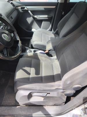 Grey Volkswagen Touran 2005 in Vilnius, with an engine capacity of 1.90 L and mileage of 302 thousand km for 1700 €, photo 12 on AUTOMOTO.COM.LV