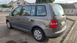 Grey Volkswagen Touran 2005 in Daugavpils, with an engine capacity of 1.90 L and mileage of 305 thousand km for 1500 €, photo 9 on AUTOMOTO.COM.LV