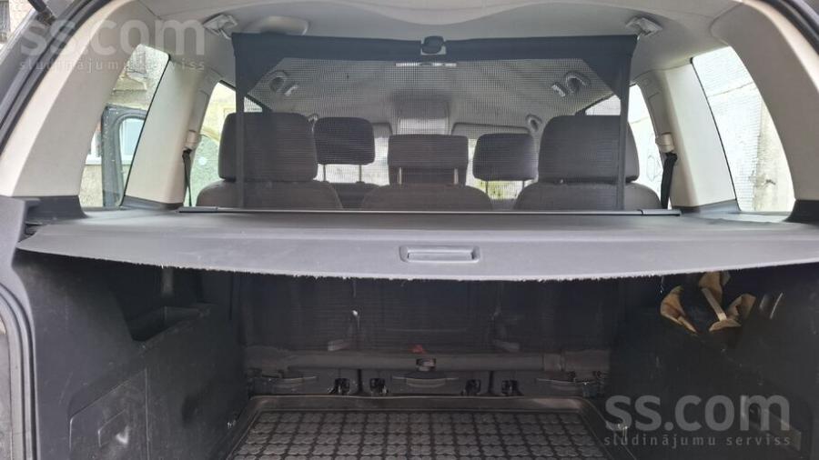 Grey Volkswagen Touran 2005 in Daugavpils, with an engine capacity of 1.90 L and mileage of 305 thousand km for 1500 €, photo 28 on AUTOMOTO.COM.LV