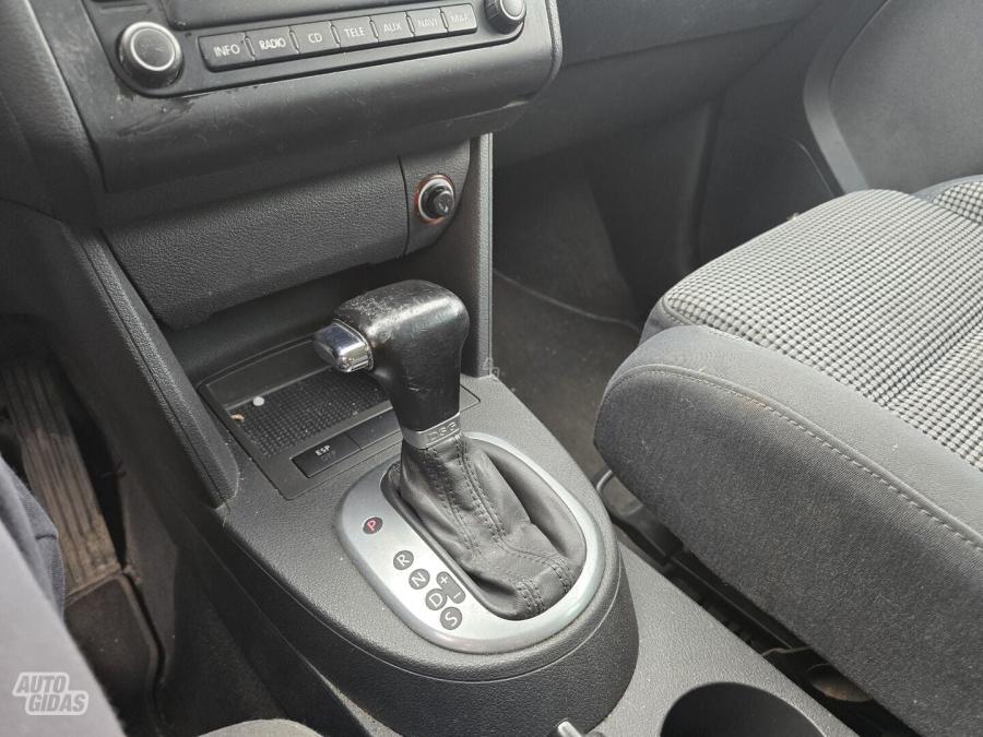 Grey Volkswagen Touran 2005 in Siauliai, with an engine capacity of 1.90 L and mileage of 370 thousand km for 1250 €, photo 12 on AUTOMOTO.COM.LV