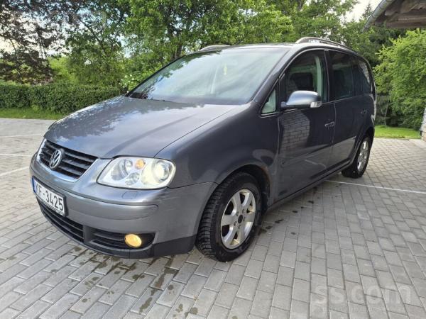 Pelēks Volkswagen Touran 2005 Madona, ar dzinēja tilpumu 2.00 L un nobraukumu 391 tūkst. km par 1700 €, foto 1 vietnē AUTOMOTO.COM.LV