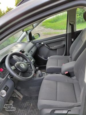Pelēks Volkswagen Touran 2005 Kelmė, ar dzinēja tilpumu 1.90 L un nobraukumu 317 tūkst. km par 2250 €, foto 4 vietnē AUTOMOTO.COM.LV