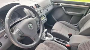Grey Volkswagen Touran 2005 in Vilnius, with an engine capacity of 1.97 L and mileage of 238 thousand km for 2950 €, photo 18 on AUTOMOTO.COM.LV