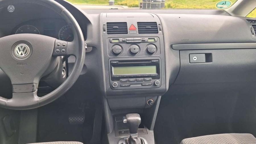 Grey Volkswagen Touran 2005 in Vilnius, with an engine capacity of 1.97 L and mileage of 238 thousand km for 2950 €, photo 21 on AUTOMOTO.COM.LV