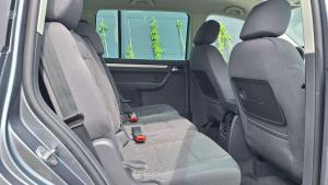 Grey Volkswagen Touran 2005 in Vilnius, with an engine capacity of 1.97 L and mileage of 238 thousand km for 2950 €, photo 28 on AUTOMOTO.COM.LV