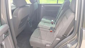 Grey Volkswagen Touran 2005 in Vilnius, with an engine capacity of 1.97 L and mileage of 238 thousand km for 2950 €, photo 30 on AUTOMOTO.COM.LV