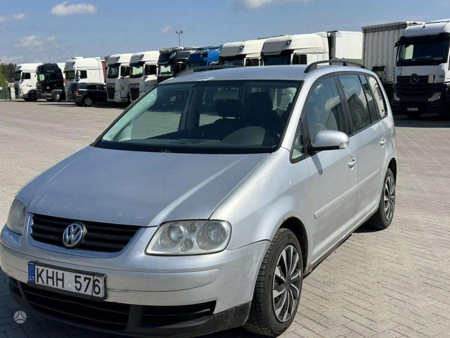 Серый Фольксваген Туран 2005 в Шальчининкай, объемом двигателя 1.90 л и пробегом 400 тыс. км за 550 €, фото 3 на AUTOMOTO.COM.LV