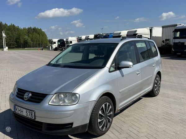 Pelēks Volkswagen Touran 2005 Šalčininkai, ar dzinēja tilpumu 1.90 L un nobraukumu 400 tūkst. km par 550 €, foto 3 vietnē AUTOMOTO.COM.LV
