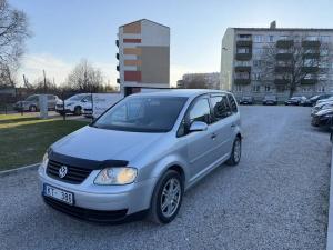 Pelēks Volkswagen Touran 2005 Ventspils, ar dzinēja tilpumu 1.90 L un nobraukumu 324 tūkst. km par 1990 €, foto  vietnē AUTOMOTO.COM.LV