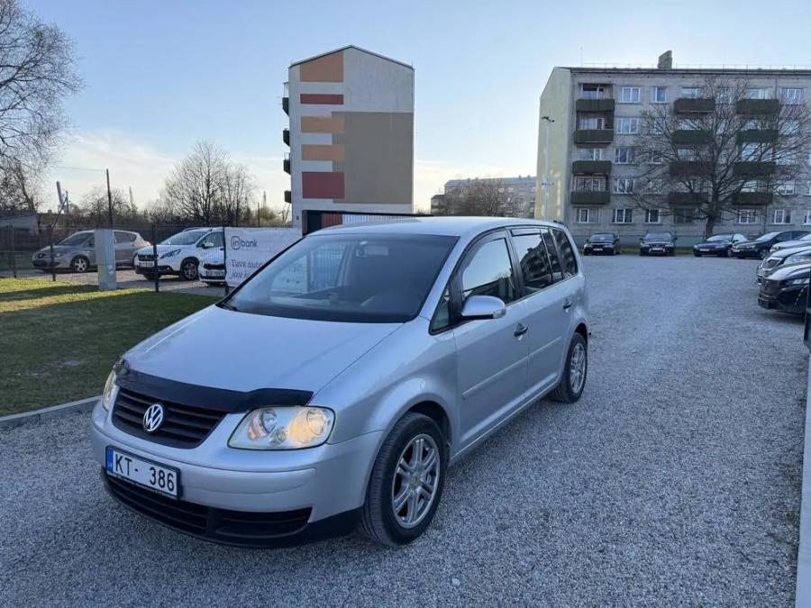 Grey Volkswagen Touran 2005 in Ventspils, with an engine capacity of 1.90 L and mileage of 324 thousand km for 1990 €, photo 1 on AUTOMOTO.COM.LV