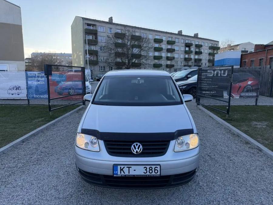 Grey Volkswagen Touran 2005 in Ventspils, with an engine capacity of 1.90 L and mileage of 324 thousand km for 1990 €, photo 3 on AUTOMOTO.COM.LV