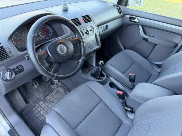 Grey Volkswagen Touran 2005 in Ventspils, with an engine capacity of 1.90 L and mileage of 324 thousand km for 1990 €, photo 9 on AUTOMOTO.COM.LV