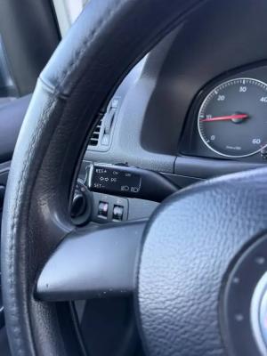 Grey Volkswagen Touran 2005 in Ventspils, with an engine capacity of 1.90 L and mileage of 324 thousand km for 1990 €, photo 12 on AUTOMOTO.COM.LV