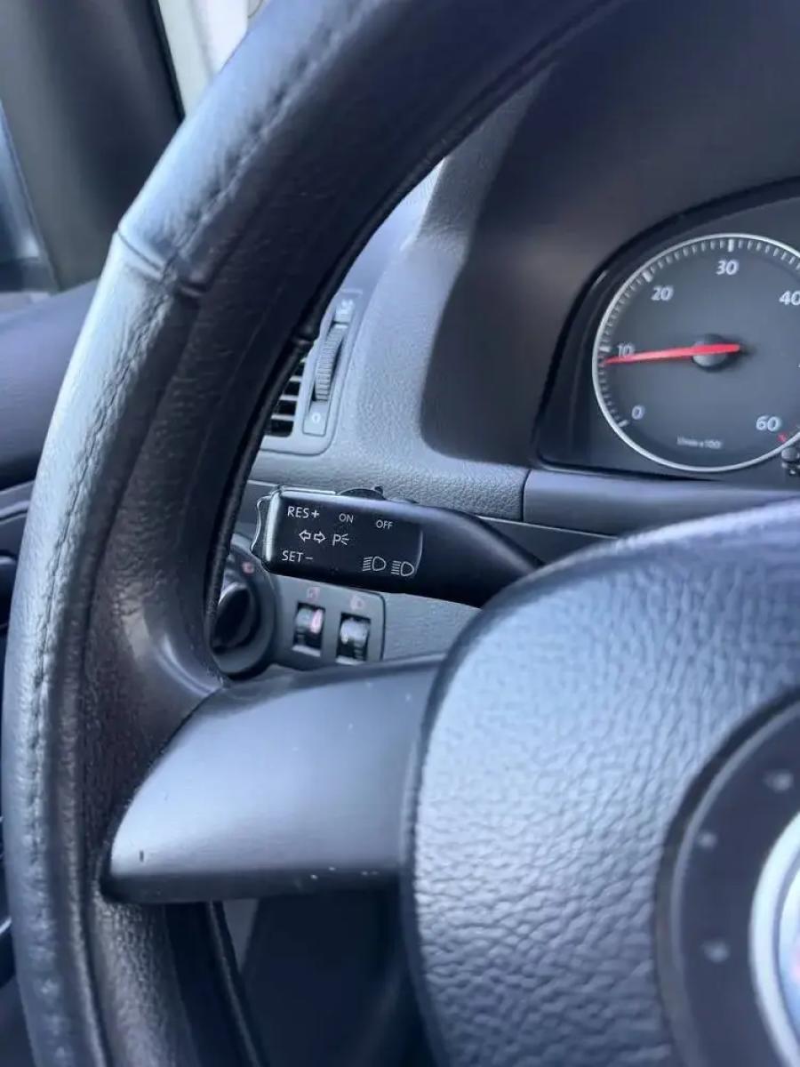 Grey Volkswagen Touran 2005 in Ventspils, with an engine capacity of 1.90 L and mileage of 324 thousand km for 1990 €, photo 12 on AUTOMOTO.COM.LV