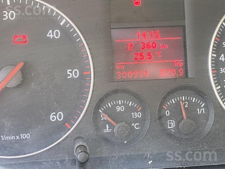 Grey Volkswagen Touran 2005 in Jelgava, with an engine capacity of 1.90 L and mileage of 301 thousand km for 1400 €, photo 7 on AUTOMOTO.COM.LV