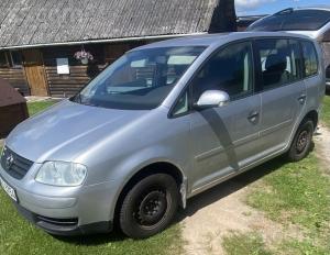 Grey Volkswagen Touran 2005 in Jelgava, with an engine capacity of 1.90 L and mileage of 301 thousand km for 1400 €, photo 10 on AUTOMOTO.COM.LV