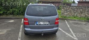 Pelēks Volkswagen Touran 2005 Rēzekne, ar dzinēja tilpumu 2.00 L un nobraukumu 320 tūkst. km par 2200 €, foto 4 vietnē AUTOMOTO.COM.LV