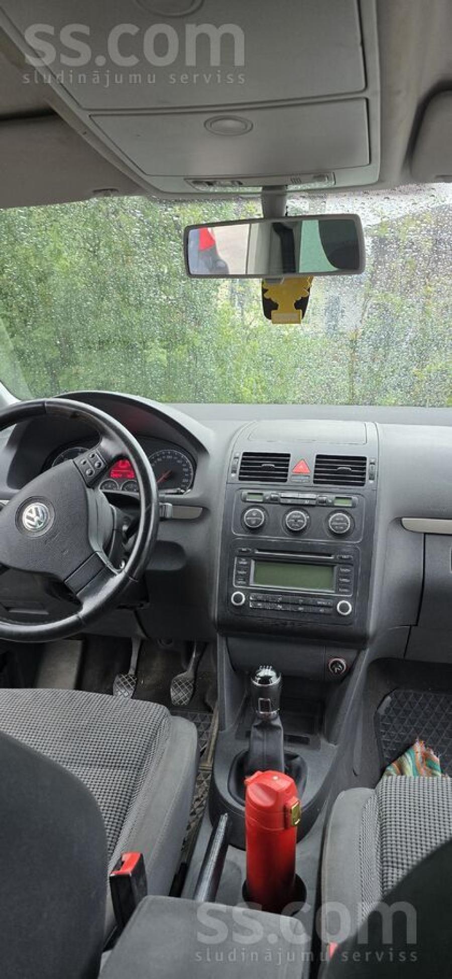 Pelēks Volkswagen Touran 2005 Rēzekne, ar dzinēja tilpumu 2.00 L un nobraukumu 320 tūkst. km par 2200 €, foto 13 vietnē AUTOMOTO.COM.LV