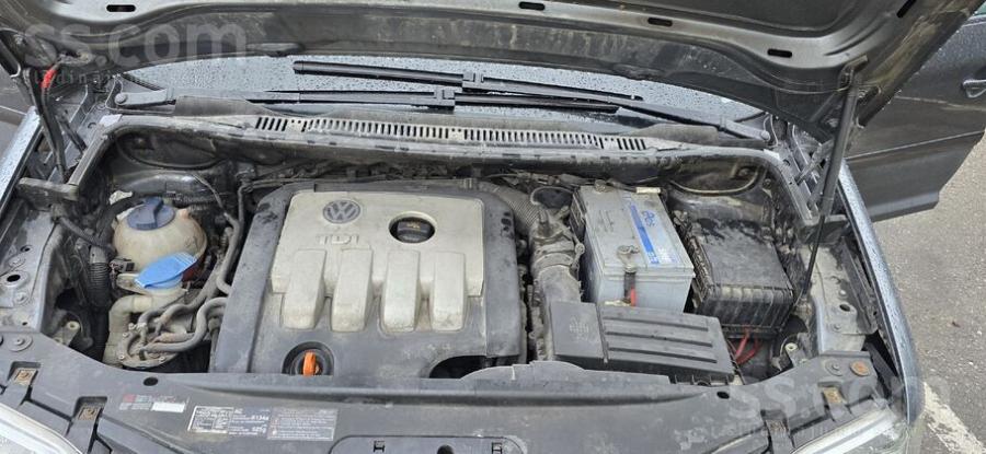 Pelēks Volkswagen Touran 2005 Rēzekne, ar dzinēja tilpumu 2.00 L un nobraukumu 320 tūkst. km par 2200 €, foto 14 vietnē AUTOMOTO.COM.LV