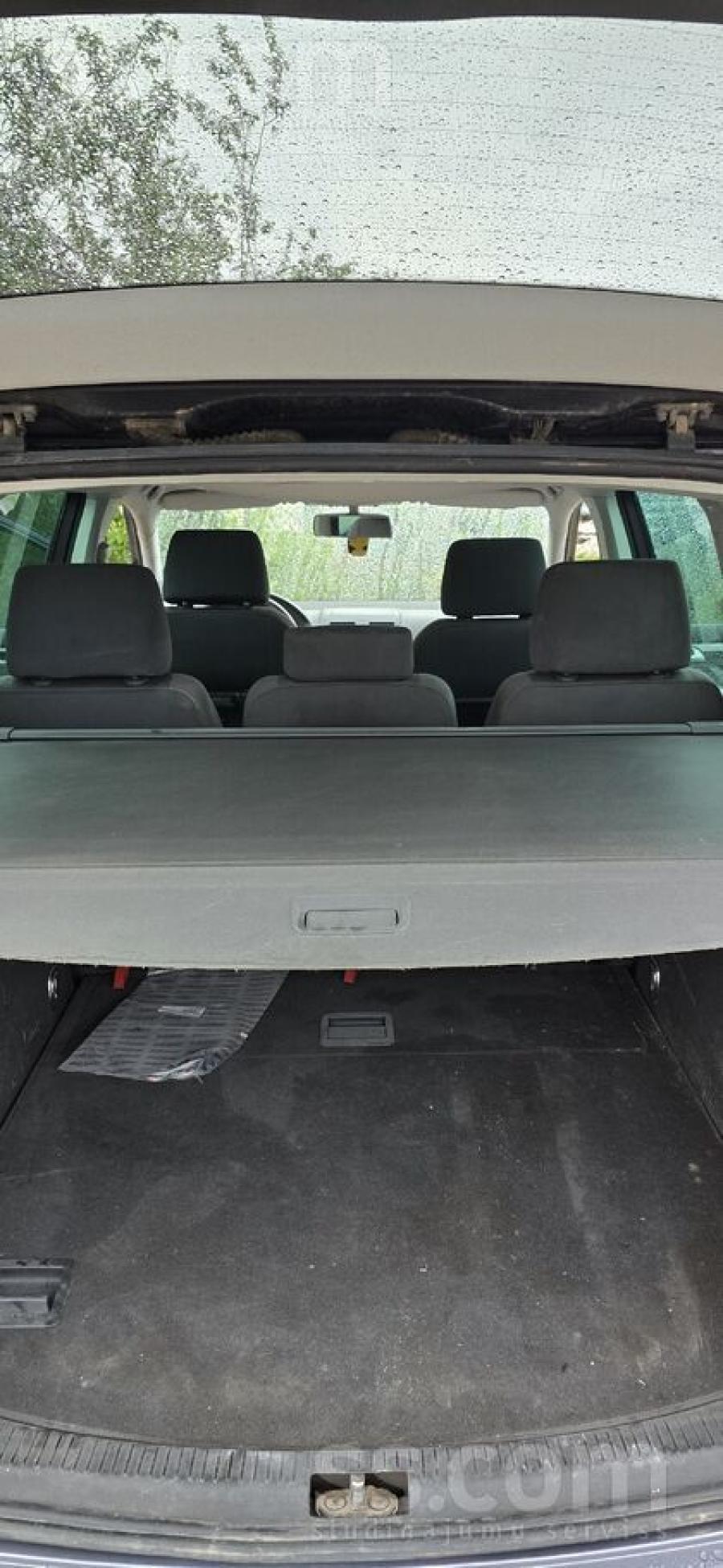 Pelēks Volkswagen Touran 2005 Rēzekne, ar dzinēja tilpumu 2.00 L un nobraukumu 320 tūkst. km par 2200 €, foto 15 vietnē AUTOMOTO.COM.LV