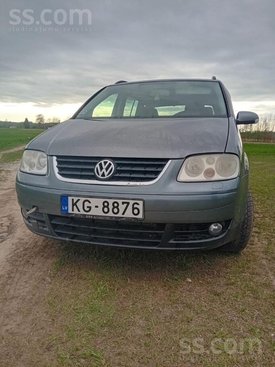 Pelēks Volkswagen Touran 2005 Aizkraukle, ar dzinēja tilpumu 2.00 L un nobraukumu 263 tūkst. km par 500 €, foto 1 vietnē AUTOMOTO.COM.LV