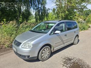 Pelēks Volkswagen Touran 2005 Rēzekne, ar dzinēja tilpumu 1.90 L un nobraukumu 308 tūkst. km par 1200 €, foto 3 vietnē AUTOMOTO.COM.LV