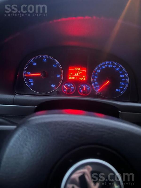 Pelēks Volkswagen Touran 2005 Rīga, ar dzinēja tilpumu 2.00 L un nobraukumu 293 tūkst. km par 2100 €, foto 2 vietnē AUTOMOTO.COM.LV