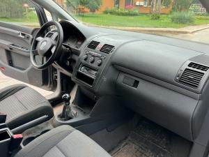 Grey Volkswagen Touran 2005 in Panevezys, with an engine capacity of 2.00 L and mileage of 290 thousand km for 450 €, photo 11 on AUTOMOTO.COM.LV