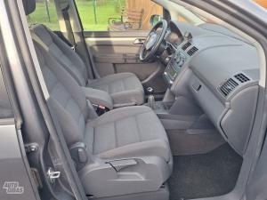 Pelēks Volkswagen Touran 2005 Mažeikiai, ar dzinēja tilpumu 1.90 L un nobraukumu 290 tūkst. km par 3150 €, foto 15 vietnē AUTOMOTO.COM.LV