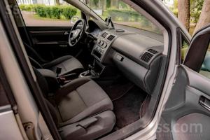 Pelēks Volkswagen Touran 2005 Jelgava, ar dzinēja tilpumu 1.90 L un nobraukumu 384 tūkst. km par 1899 €, foto 4 vietnē AUTOMOTO.COM.LV