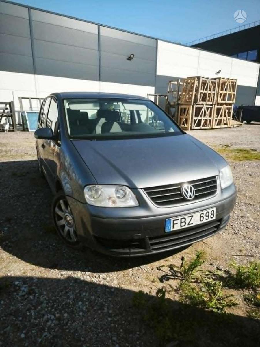 Grey Volkswagen Touran 2005 in Klaipeda, with an engine capacity of 1.90 L and mileage of 270 thousand km for 500 €, photo 1 on AUTOMOTO.COM.LV