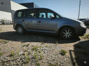 Grey Volkswagen Touran 2005 in Klaipeda, with an engine capacity of 1.90 L and mileage of 270 thousand km for 500 €, photo 4 on AUTOMOTO.COM.LV