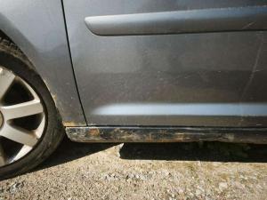 Grey Volkswagen Touran 2005 in Klaipeda, with an engine capacity of 1.90 L and mileage of 270 thousand km for 500 €, photo 14 on AUTOMOTO.COM.LV