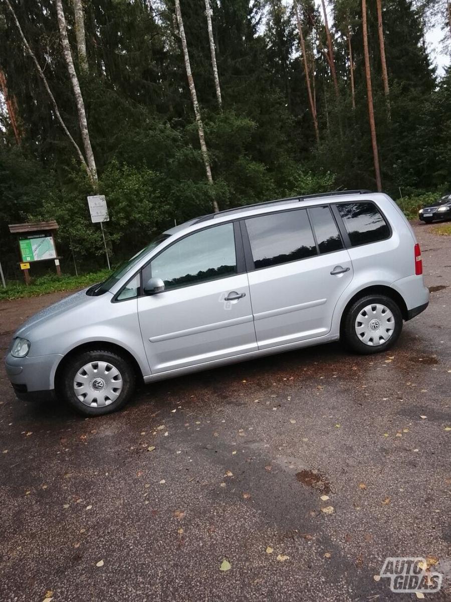 Grey Volkswagen Touran 2005 in Taurage, with an engine capacity of 1.90 L and mileage of 294 thousand km for 2100 €, photo 6 on AUTOMOTO.COM.LV