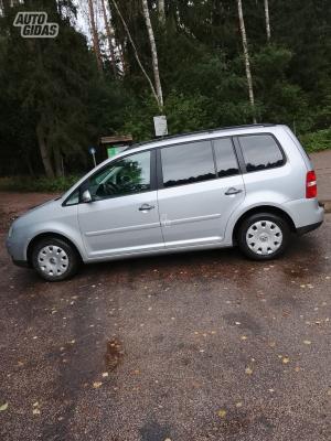 Grey Volkswagen Touran 2005 in Taurage, with an engine capacity of 1.90 L and mileage of 294 thousand km for 2100 €, photo 7 on AUTOMOTO.COM.LV