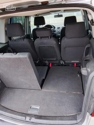 Grey Volkswagen Touran 2005 in Taurage, with an engine capacity of 1.90 L and mileage of 294 thousand km for 2100 €, photo 21 on AUTOMOTO.COM.LV