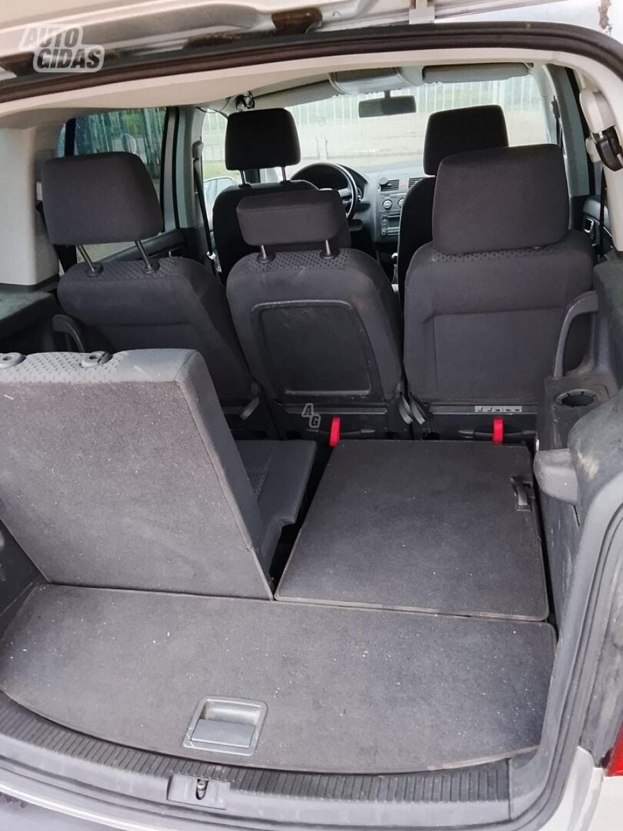 Grey Volkswagen Touran 2005 in Taurage, with an engine capacity of 1.90 L and mileage of 294 thousand km for 2100 €, photo 21 on AUTOMOTO.COM.LV