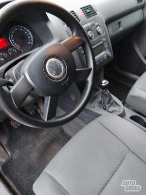 Grey Volkswagen Touran 2005 in Taurage, with an engine capacity of 1.90 L and mileage of 294 thousand km for 2100 €, photo 22 on AUTOMOTO.COM.LV