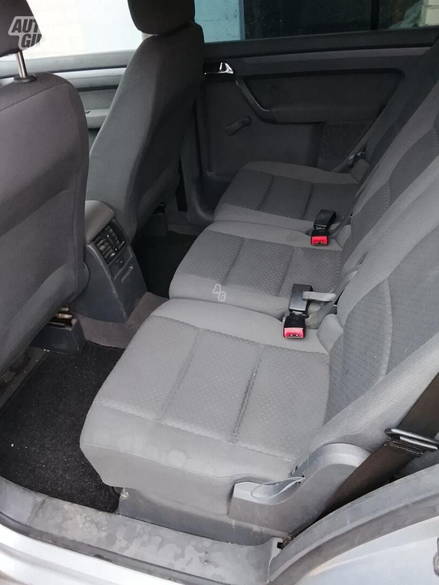 Grey Volkswagen Touran 2005 in Taurage, with an engine capacity of 1.90 L and mileage of 294 thousand km for 2100 €, photo 24 on AUTOMOTO.COM.LV