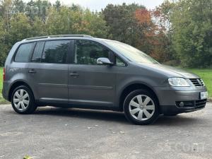 Pelēks Volkswagen Touran 2005 Rīga, ar dzinēja tilpumu 1.90 L un nobraukumu 344 tūkst. km par 1800 €, foto 1 vietnē AUTOMOTO.COM.LV