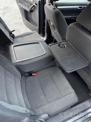 Pelēks Volkswagen Touran 2005 Rīga, ar dzinēja tilpumu 1.90 L un nobraukumu 344 tūkst. km par 1800 €, foto 12 vietnē AUTOMOTO.COM.LV