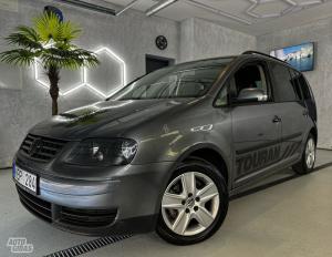 Pelēks Volkswagen Touran 2005 Kauņa, ar dzinēja tilpumu 1.90 L un nobraukumu 323 tūkst. km par 2650 €, foto 8 vietnē AUTOMOTO.COM.LV