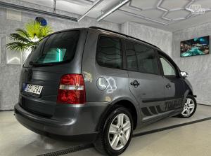 Pelēks Volkswagen Touran 2005 Kauņa, ar dzinēja tilpumu 1.90 L un nobraukumu 323 tūkst. km par 2650 €, foto 9 vietnē AUTOMOTO.COM.LV