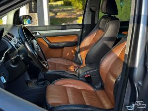 Pelēks Volkswagen Touran 2005 Kauņa, ar dzinēja tilpumu 1.90 L un nobraukumu 323 tūkst. km par 2650 €, foto 25 vietnē AUTOMOTO.COM.LV