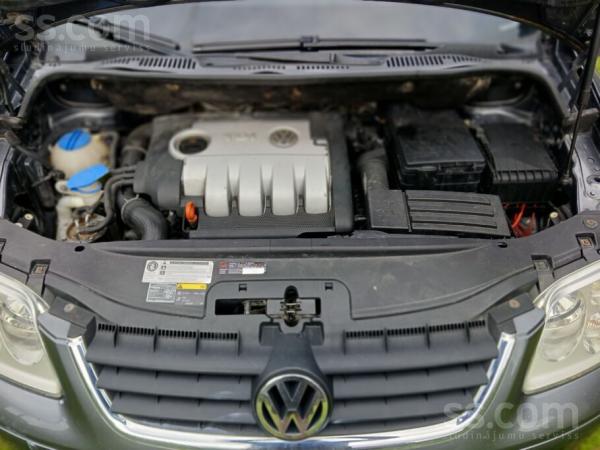 Grey Volkswagen Touran 2006 in Tukums, with an engine capacity of 1.90 L and mileage of 319 thousand km for 3700 €, photo 3 on AUTOMOTO.COM.LV